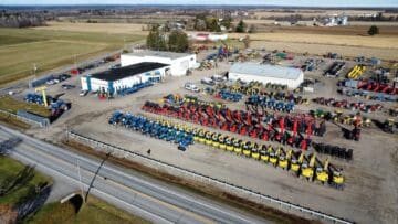J. René Lafond - New Holland Machinerie Avantis