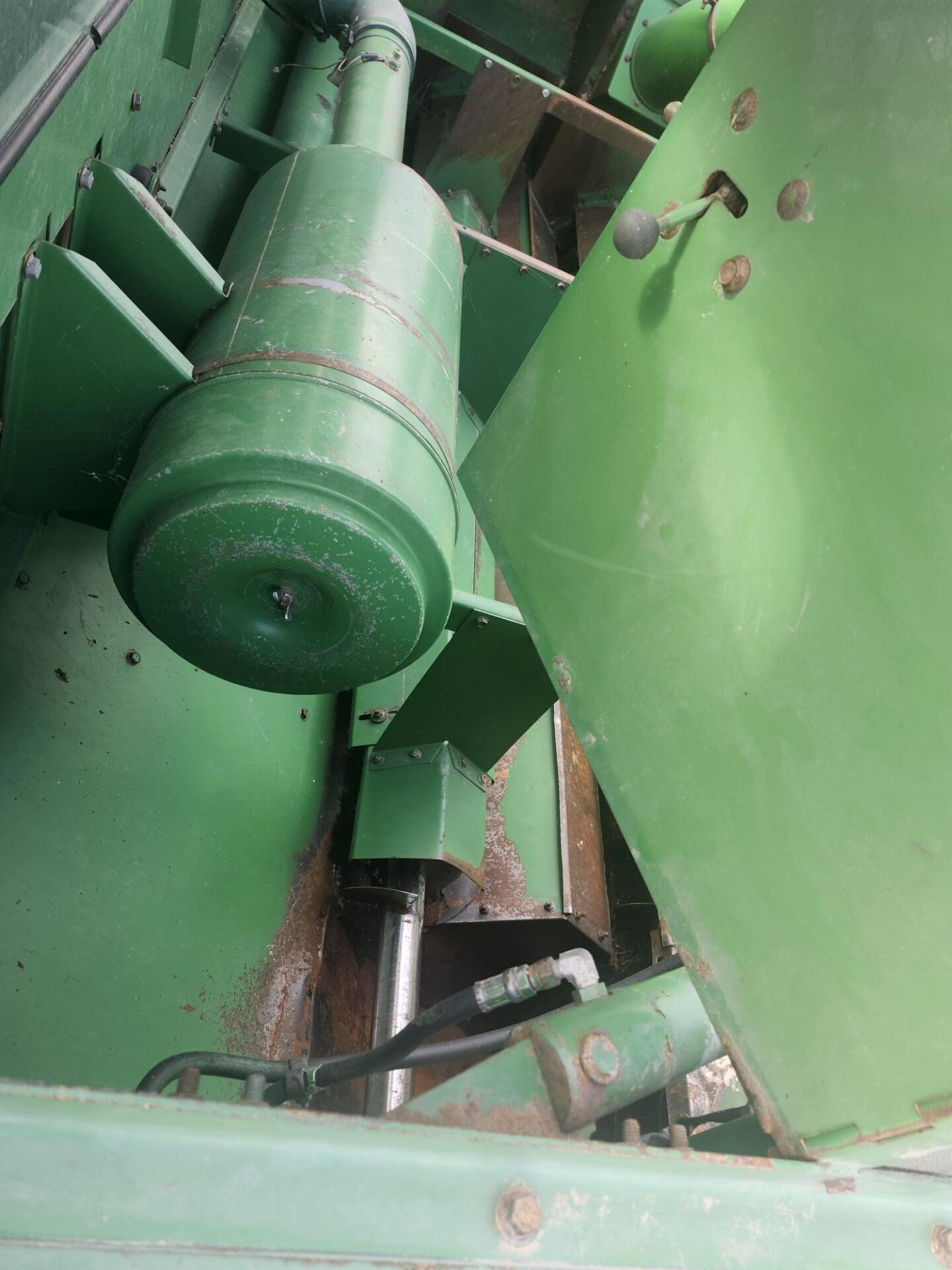 Batteuse John Deere 8820 Titan 2 - Machinerie Avantis