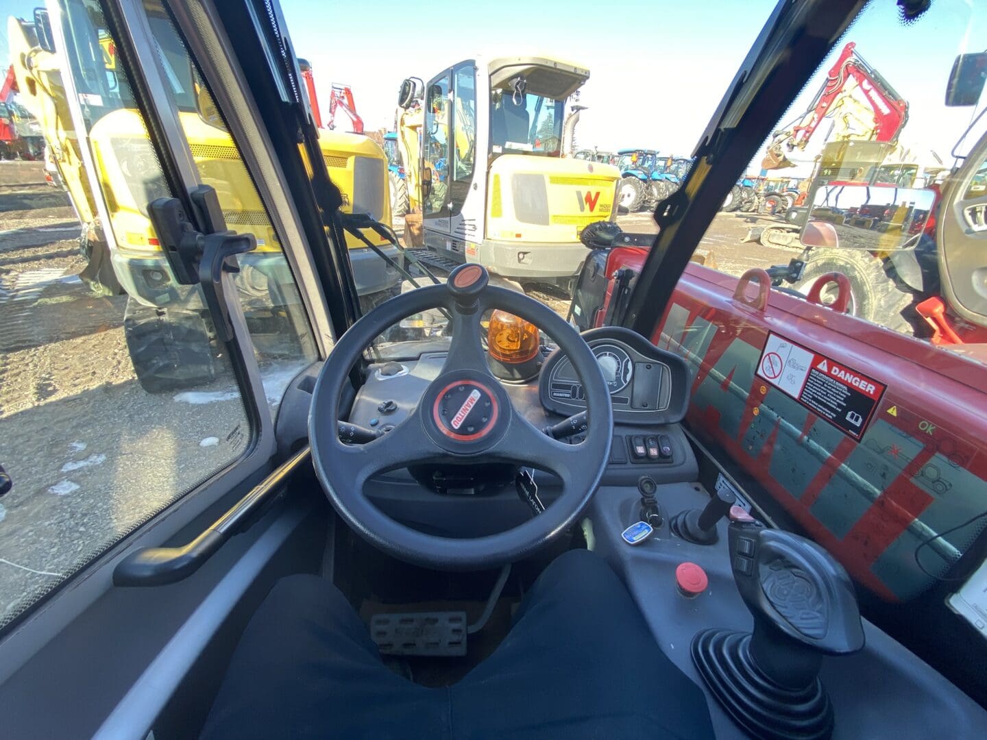 J. René Lafond : Votre expert machinerie depuis 1974 - Machinerie Avantis