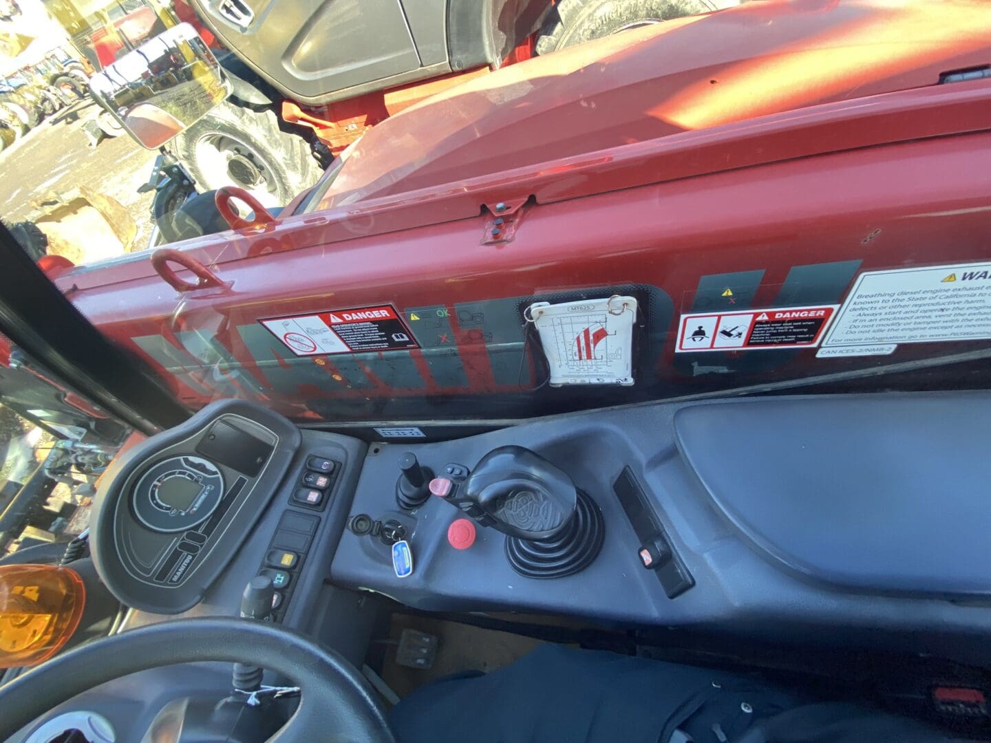 J. René Lafond : Votre expert machinerie depuis 1974 - Machinerie Avantis