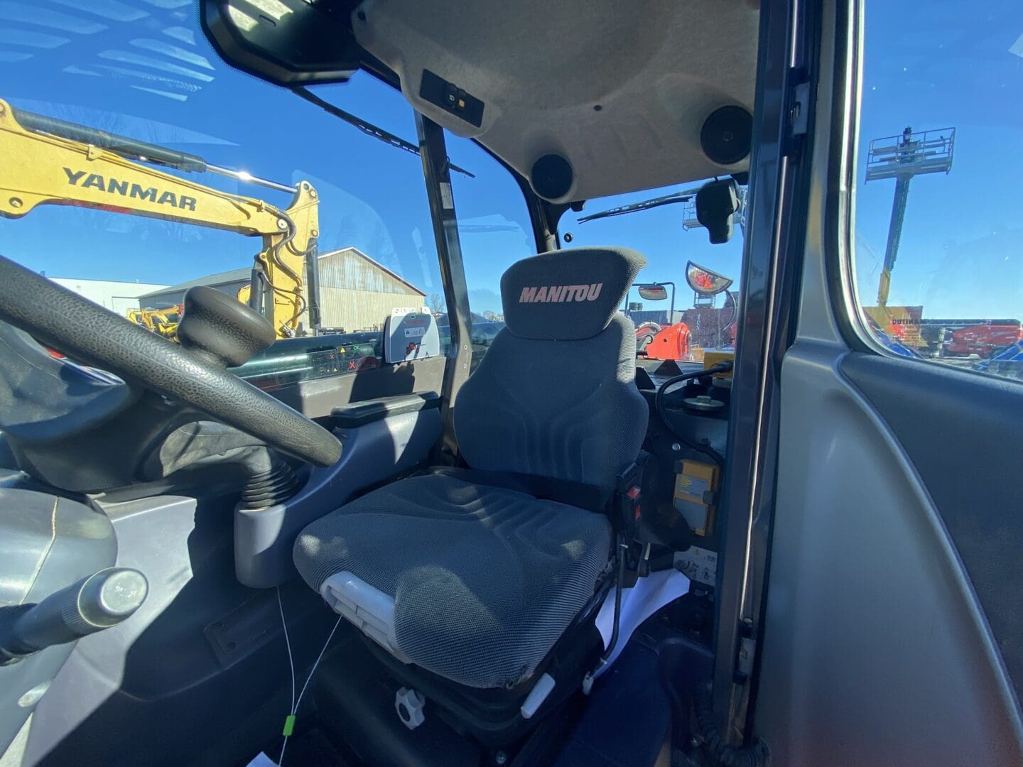 J. René Lafond : Votre expert machinerie depuis 1974 - Machinerie Avantis