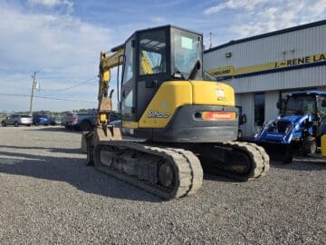 J. René Lafond - New Holland Machinerie Avantis